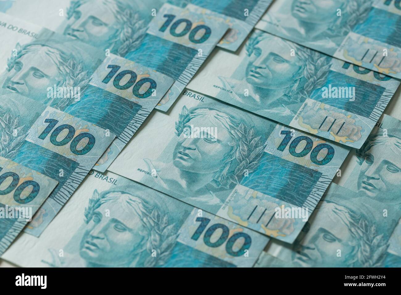 currency of Brazil, 100 Reais banknotes, Close up Stock Photo - Alamy
