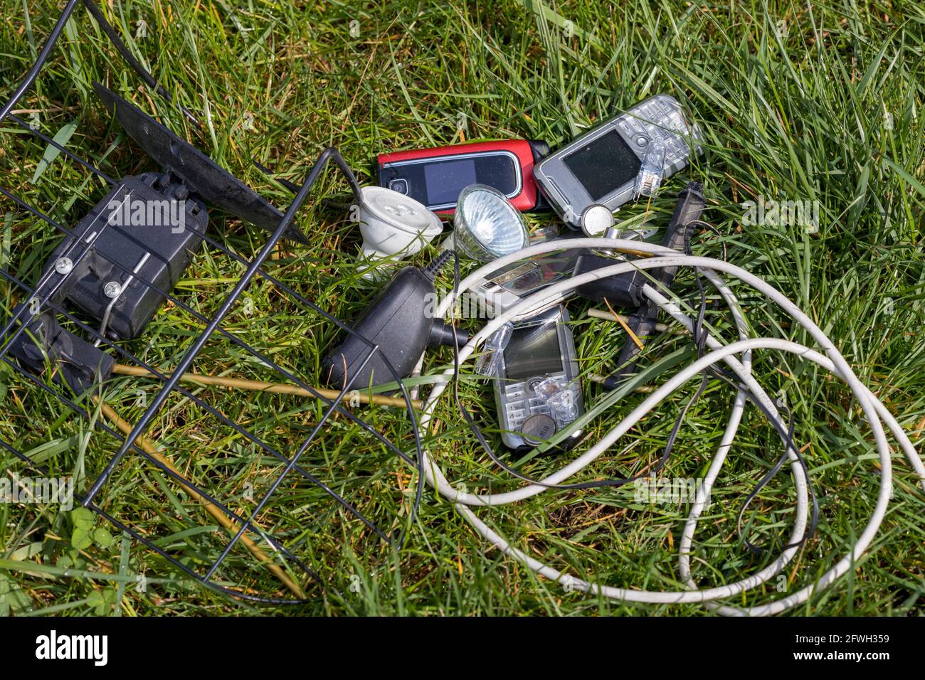 Electronic waste icon hi-res stock photography and images - Alamy