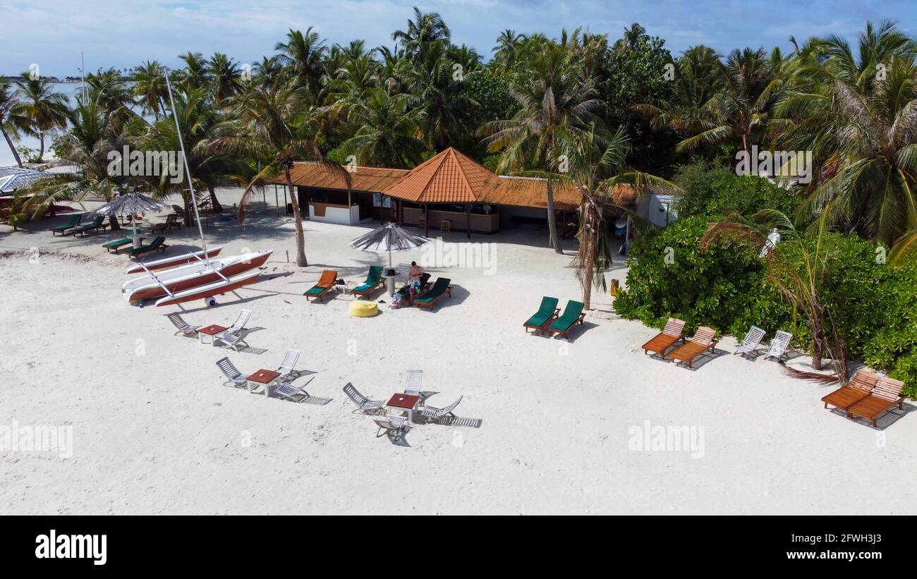 Maldives resort island drone aerial view, Indian ocean atoll nature ...