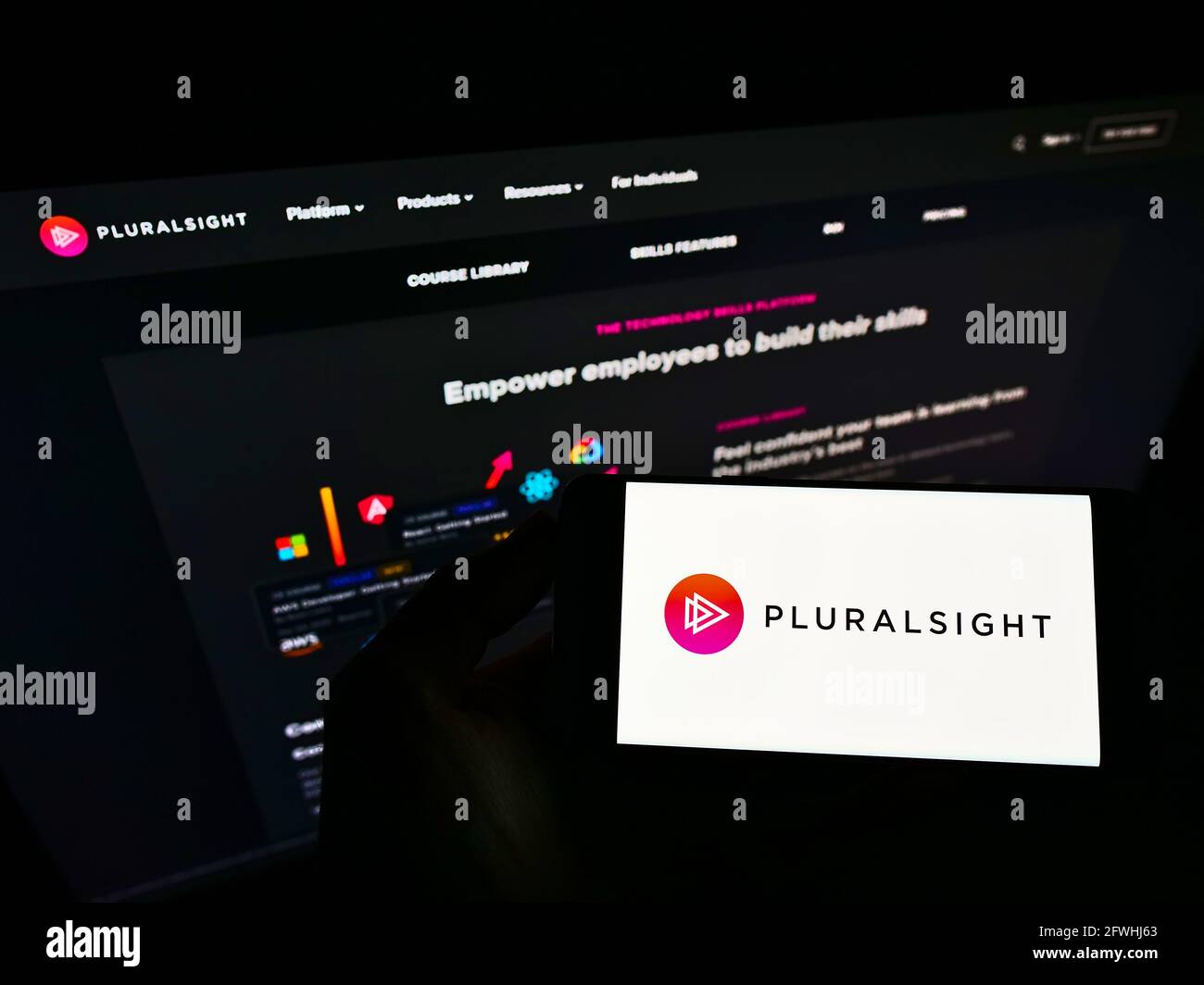 Professional e logo hi-res stock photography and images - Alamy