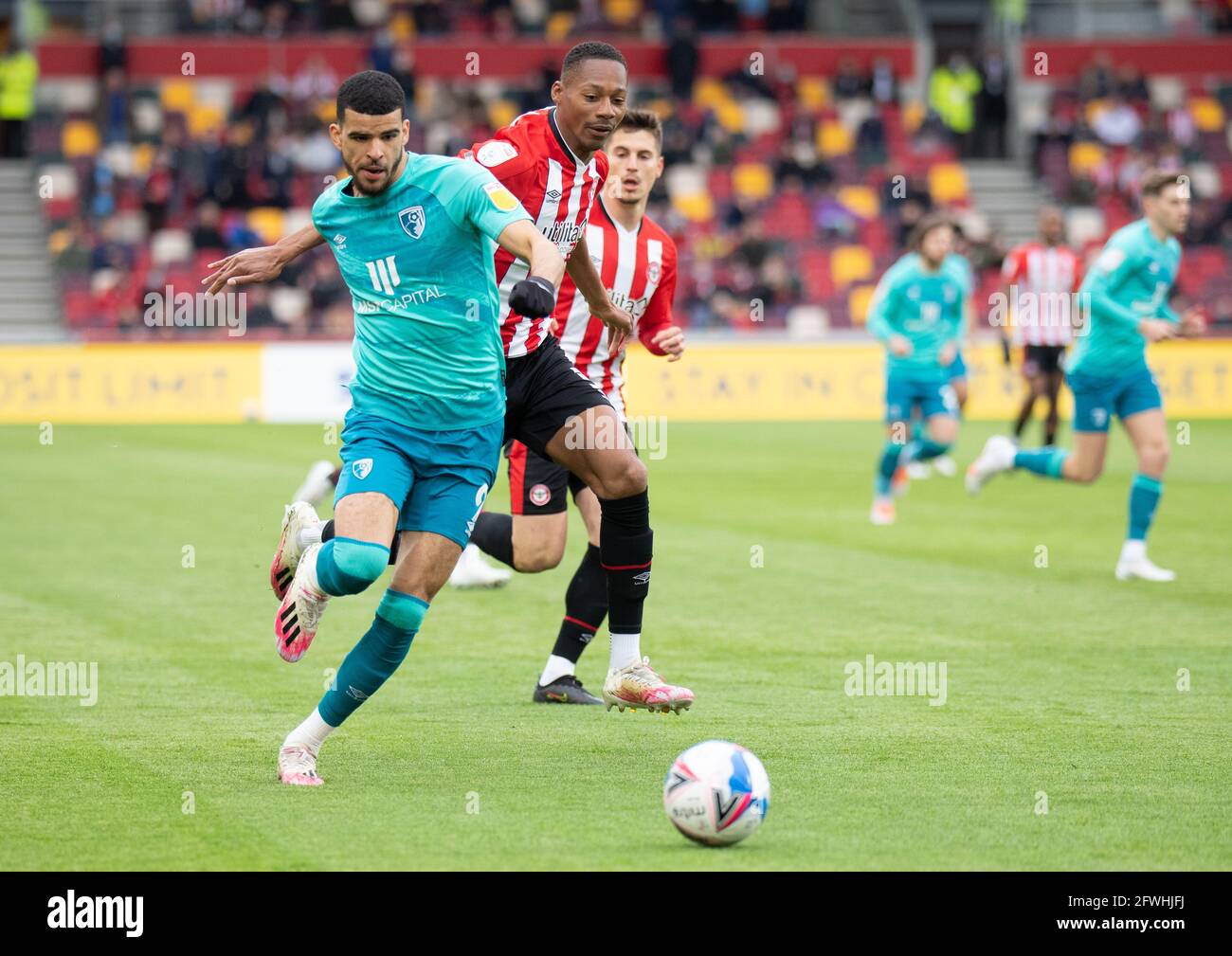 Ethan pinnock bournemouth hi-res stock photography and images - Alamy