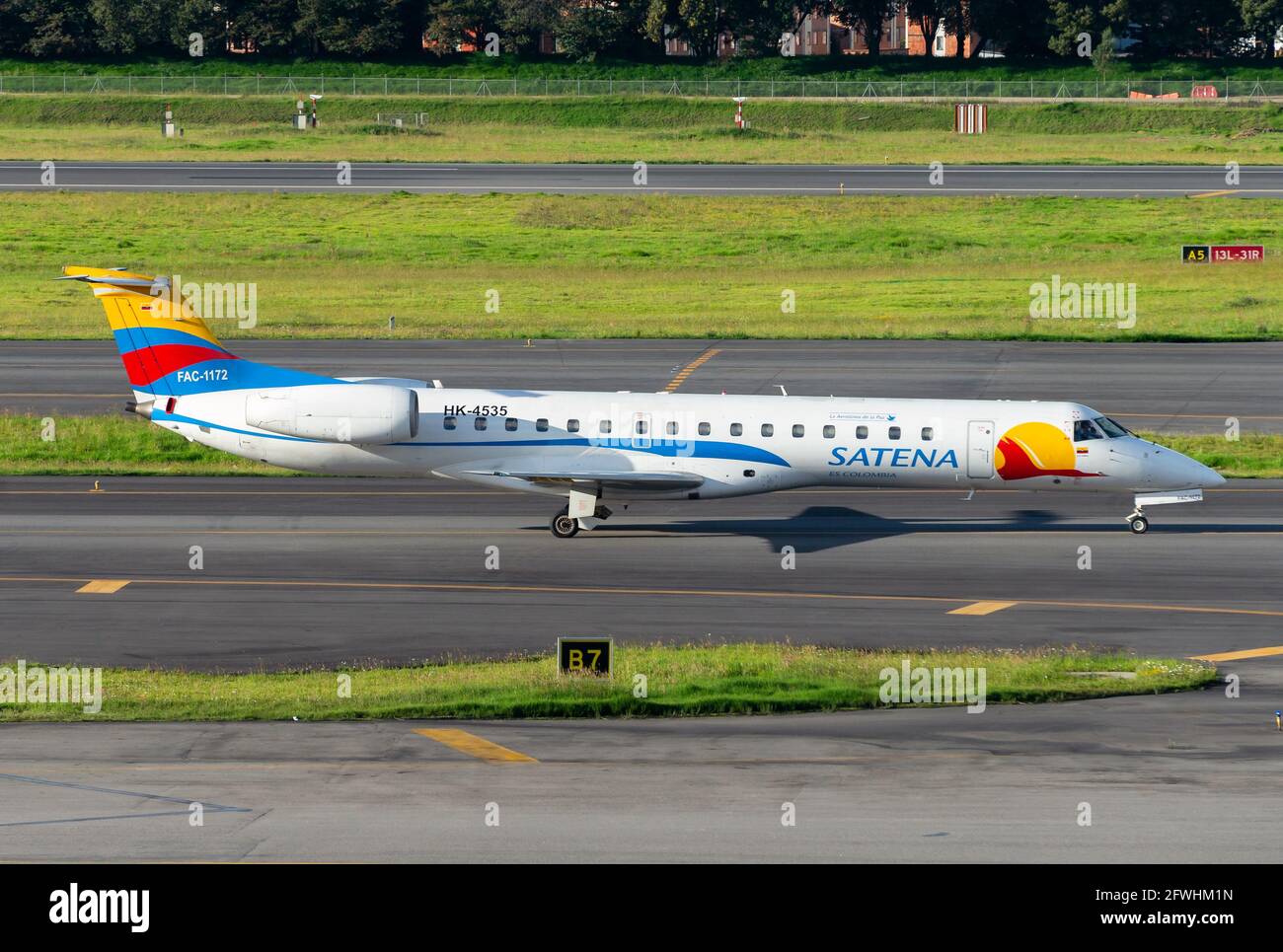 Satena embraer 145 hi-res stock photography and images - Alamy