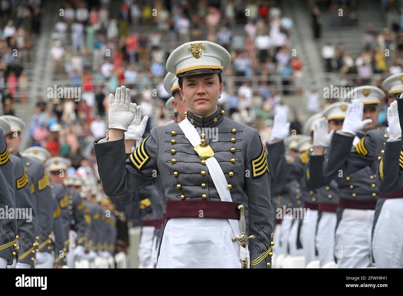 USMA Corps of Cadets take the final oath moments before being dismissed ...