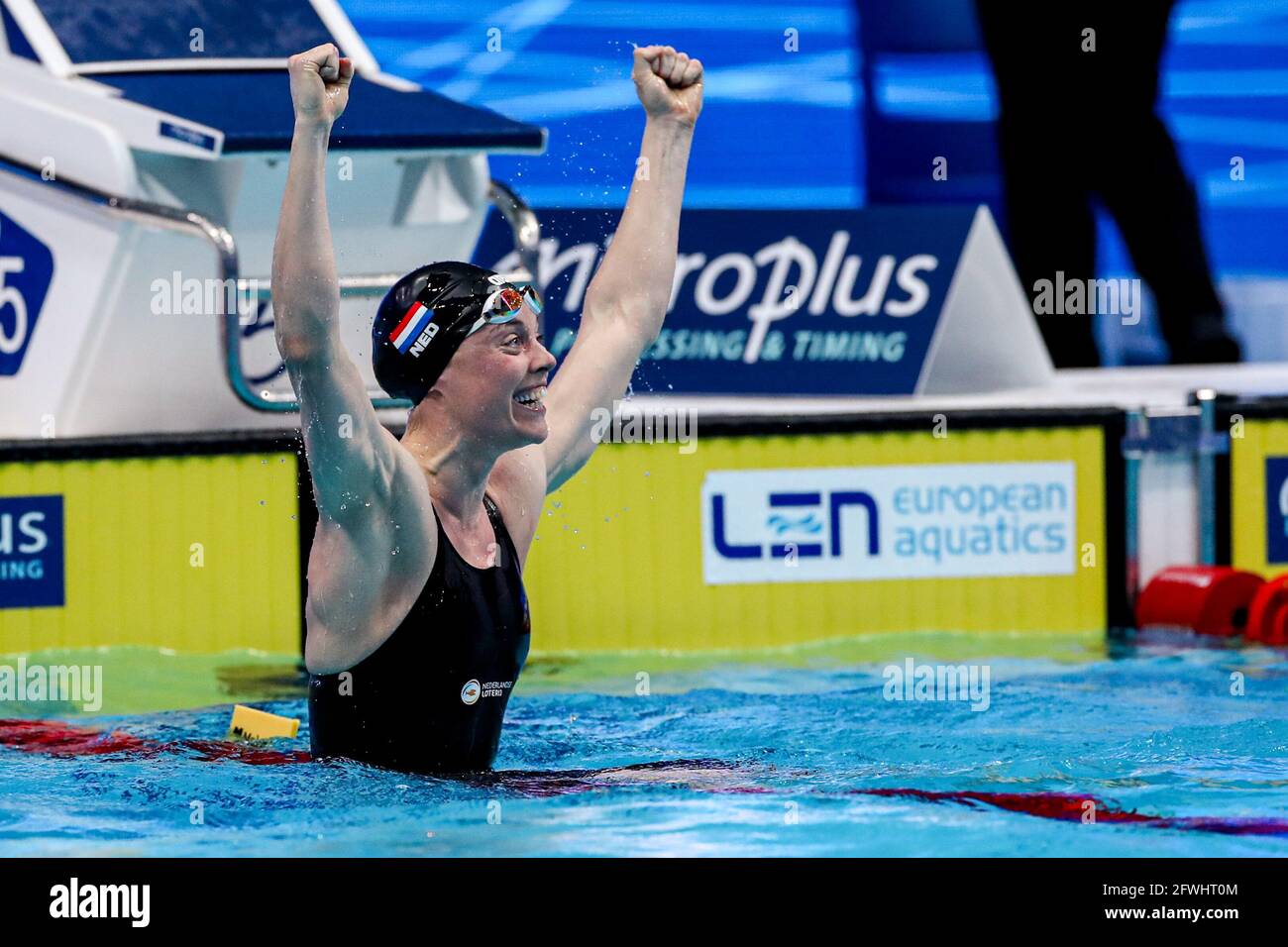 Swim team celebrating hi-res stock photography and images - Alamy