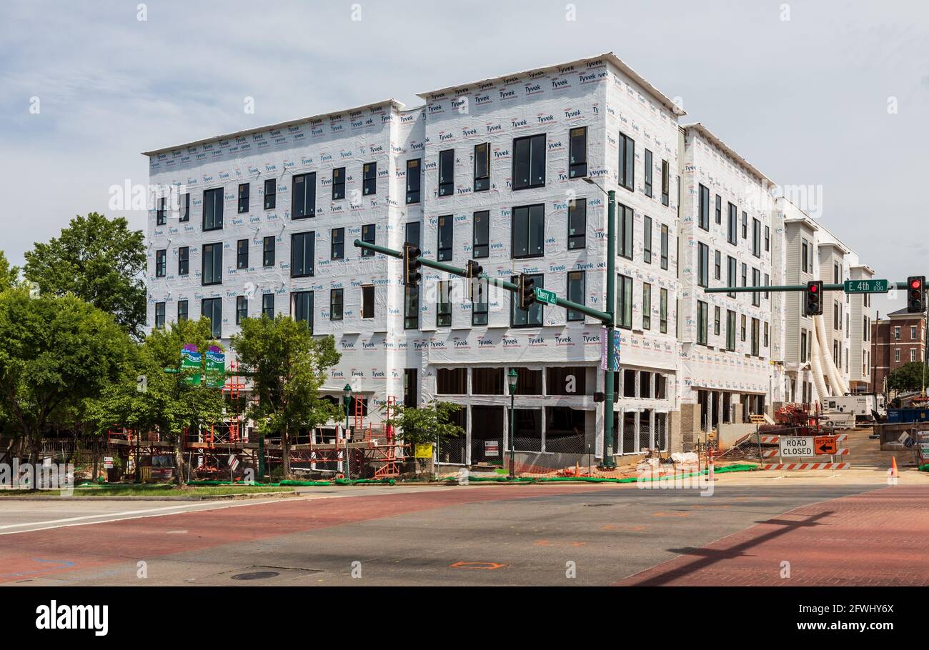 CHATTANOOGA, TN, USA-9 MAY 2021: New commercial building going up at ...