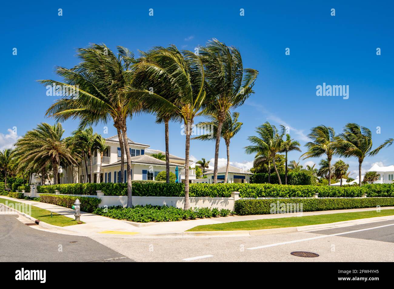 Rich family house america hi-res stock photography and images - Alamy