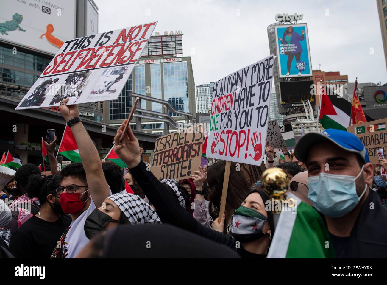 Toronto, Ontario, Canada. 22nd May, 2021. Pro-Palestinian protestors ...