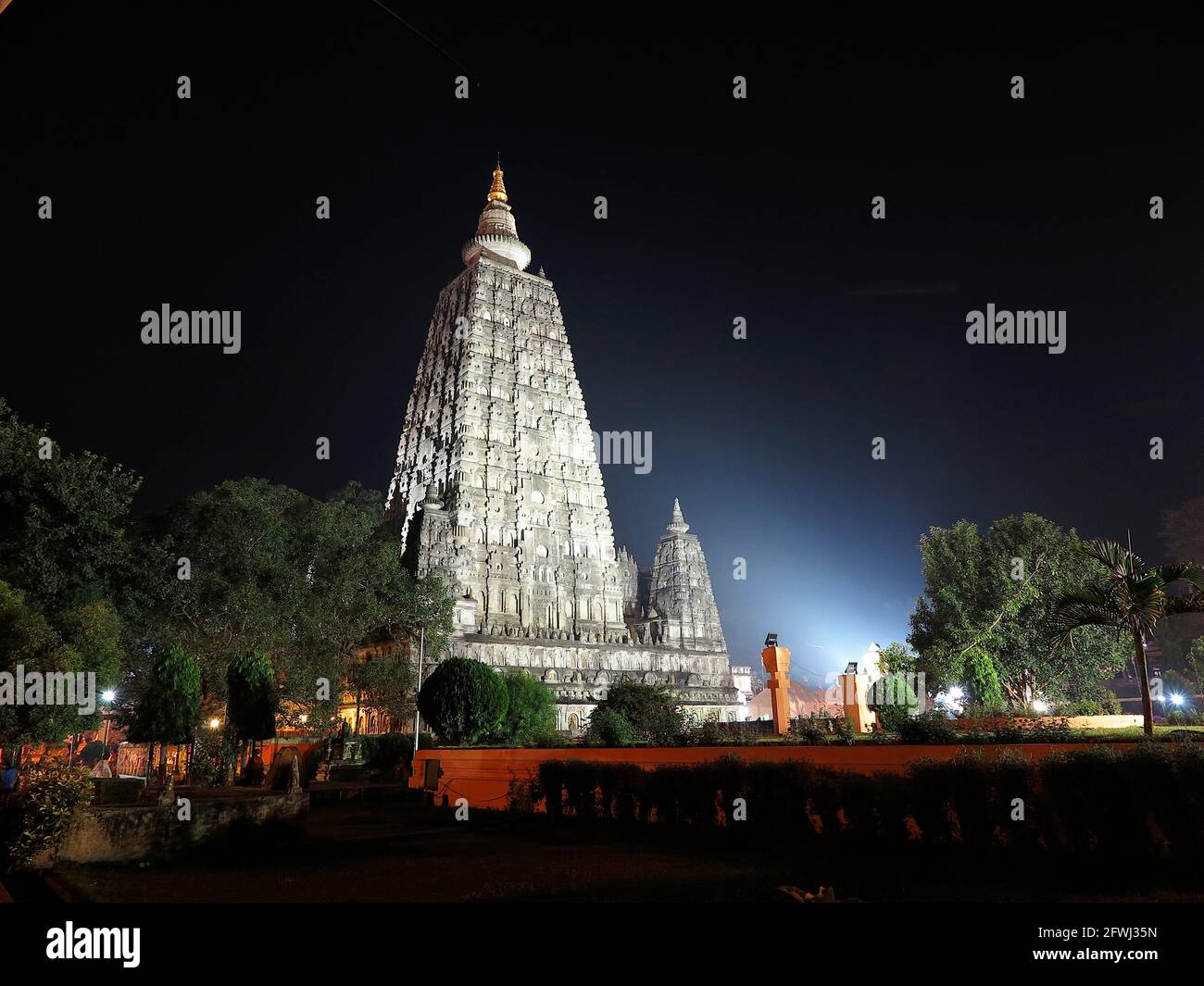 The MahaBodhi Temple complex, Bodhgaya, India - lit by floodlights, on ...