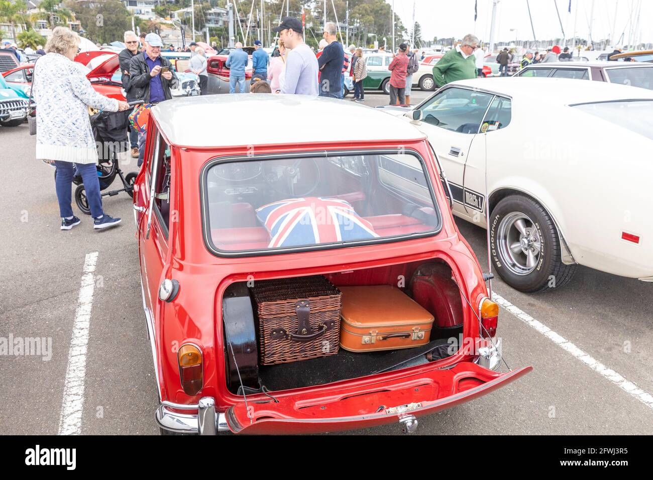Red car number plate hi-res stock photography and images - Alamy