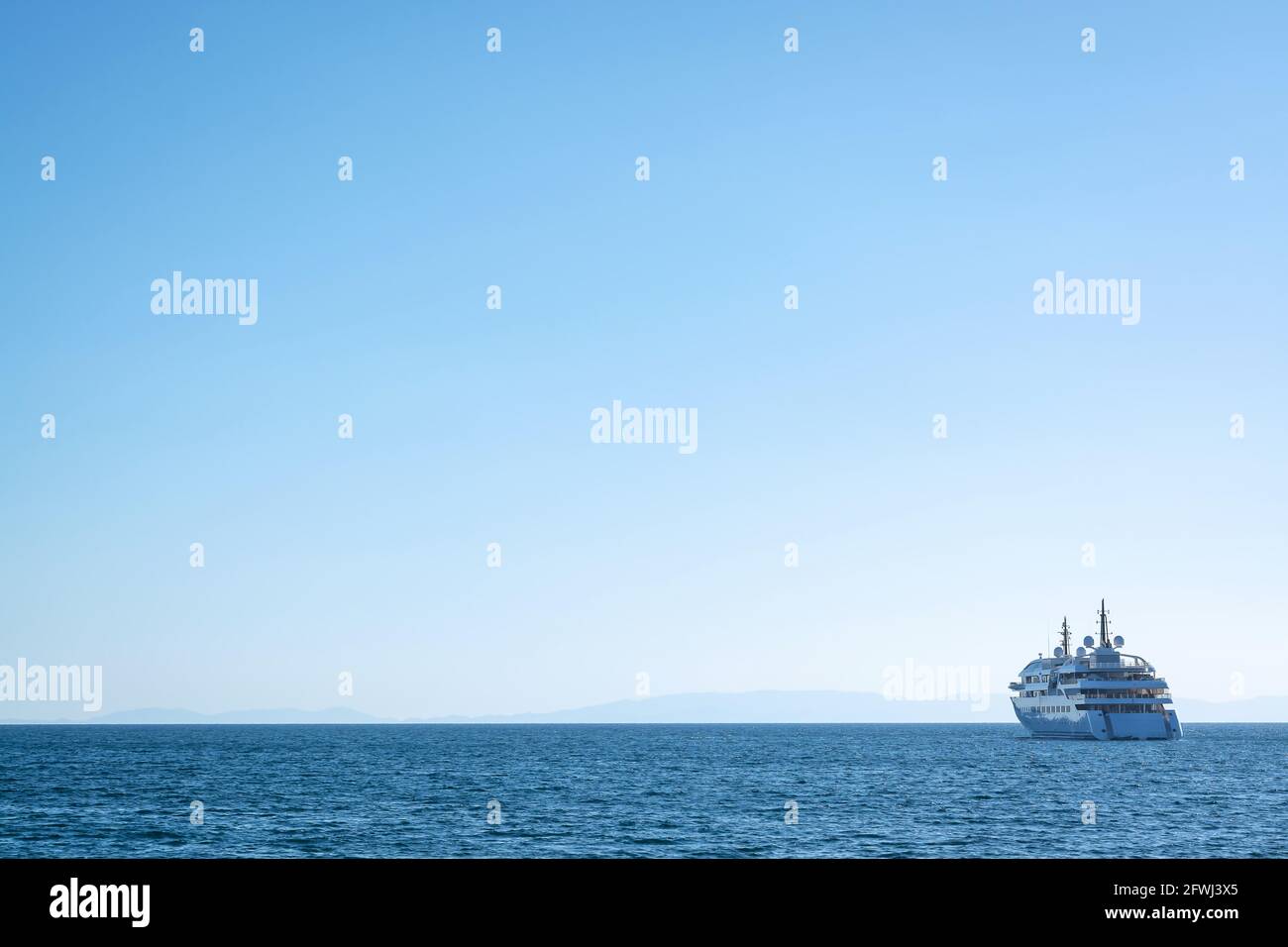 Sea horizontal format hi-res stock photography and images - Alamy