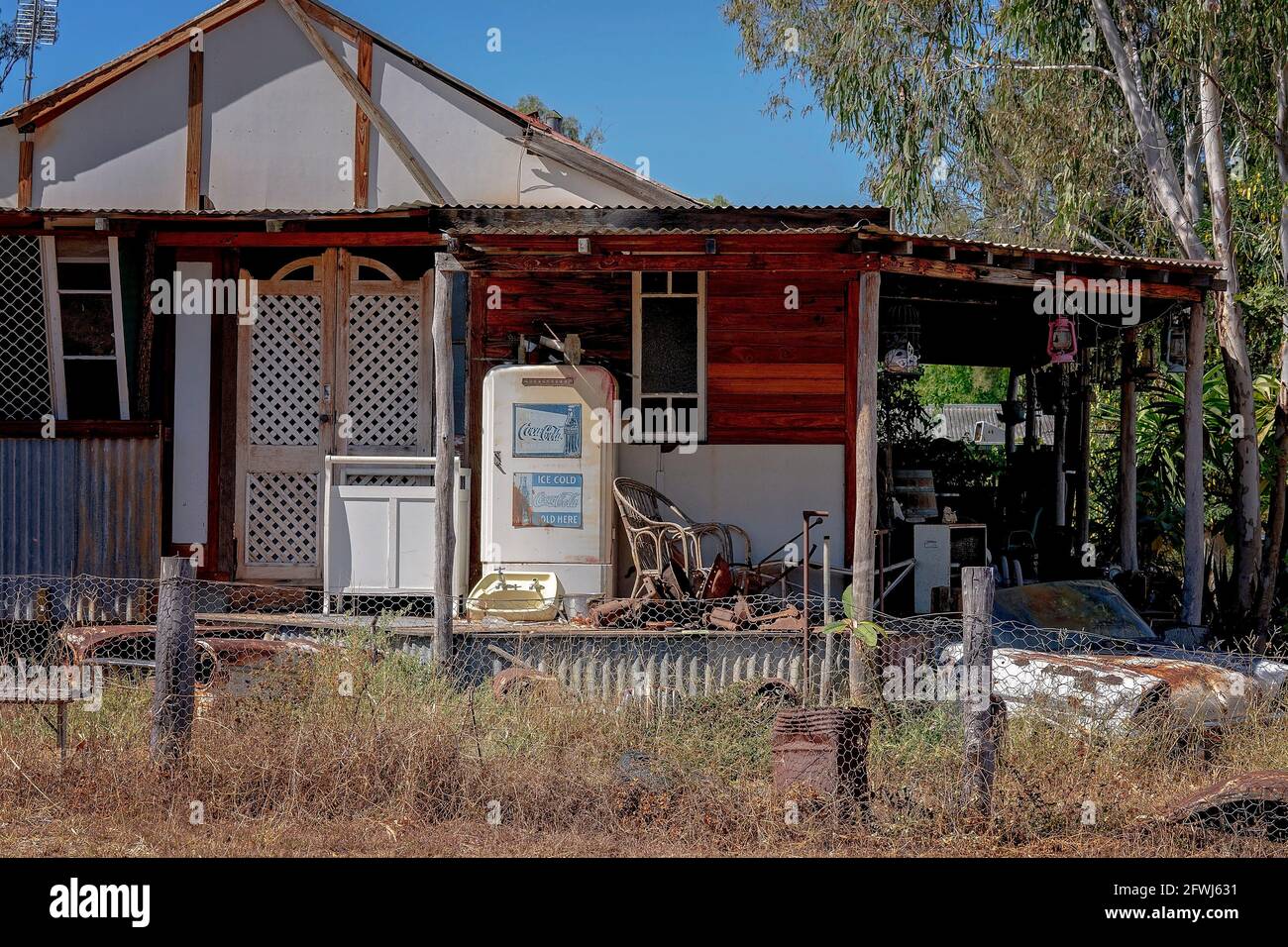 Rubyvale, Queensland, Australia - May 2021: Verandah of an old gem ...