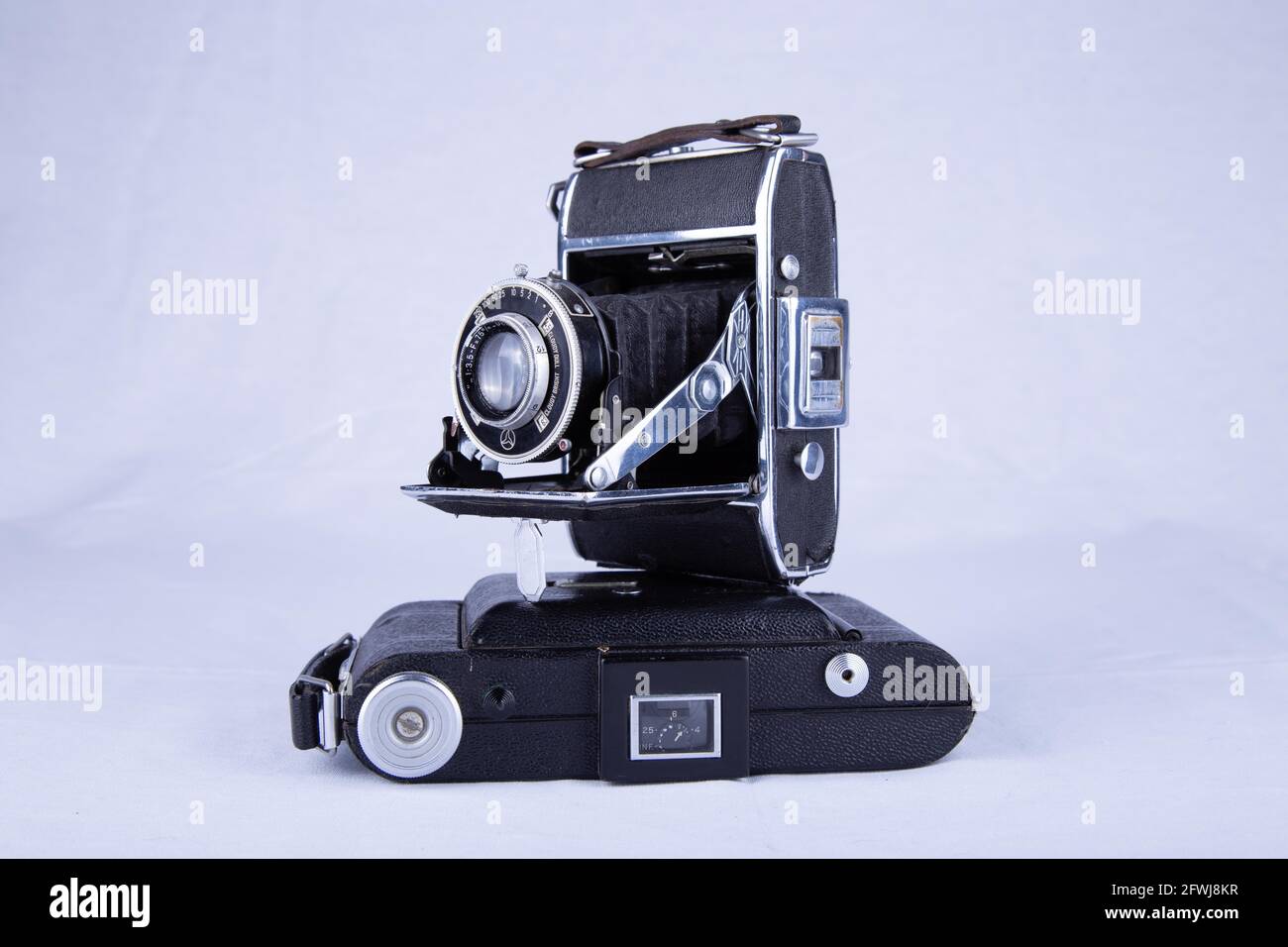 1980s cameras hi-res stock photography and images - Alamy