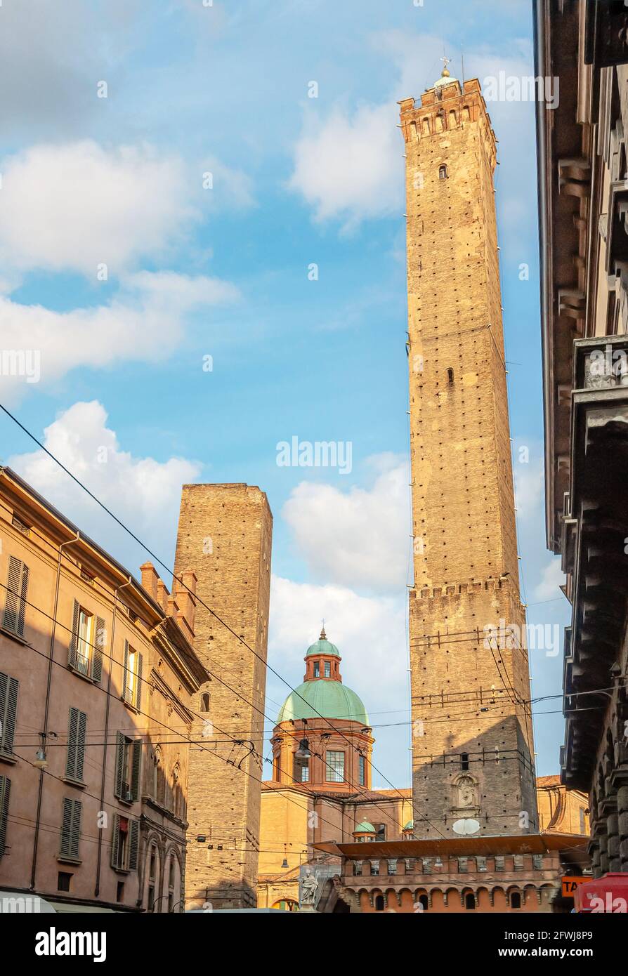 Bologna gothic architecture hi-res stock photography and images - Alamy