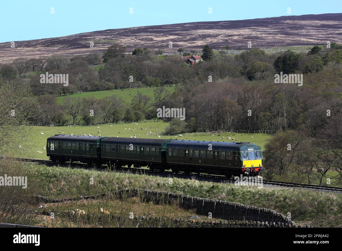 Class 101 dmu hi-res stock photography and images - Alamy
