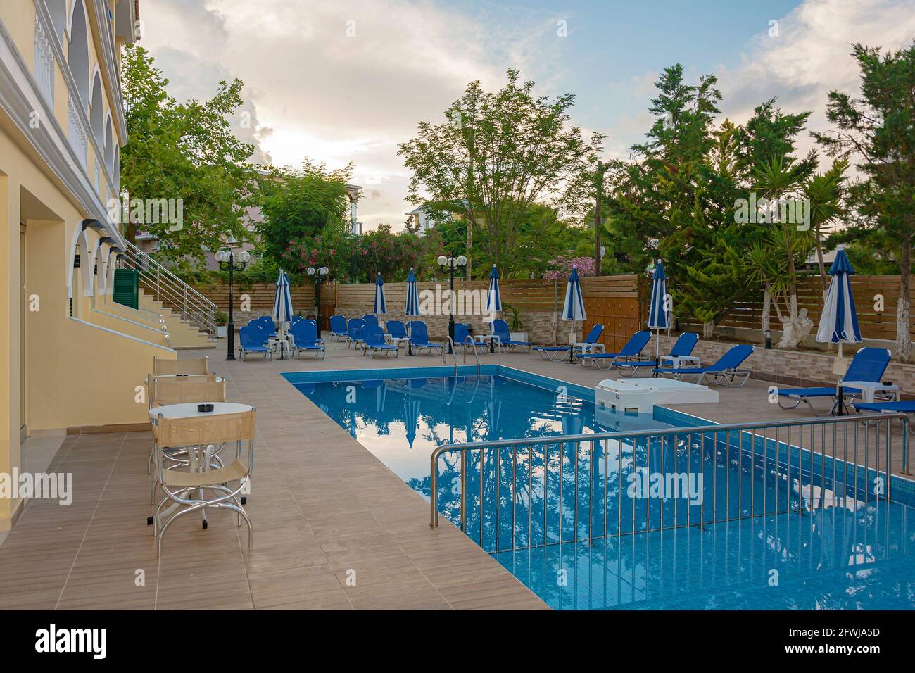 Hotel pool stock hi-res stock photography and images - Alamy