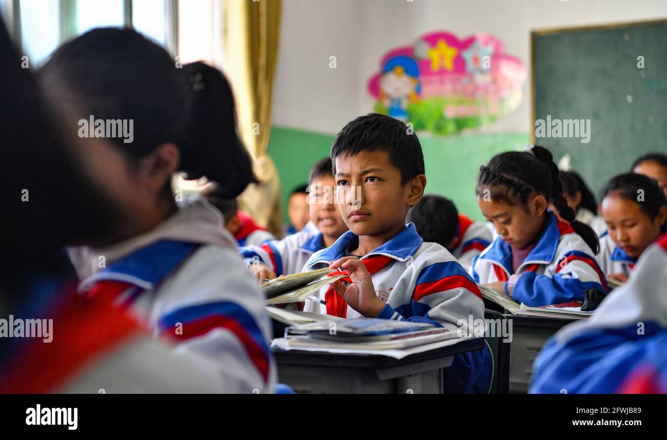 Lhasa, China's Tibet Autonomous Region. 5th Oct, 2020. Students attend ...