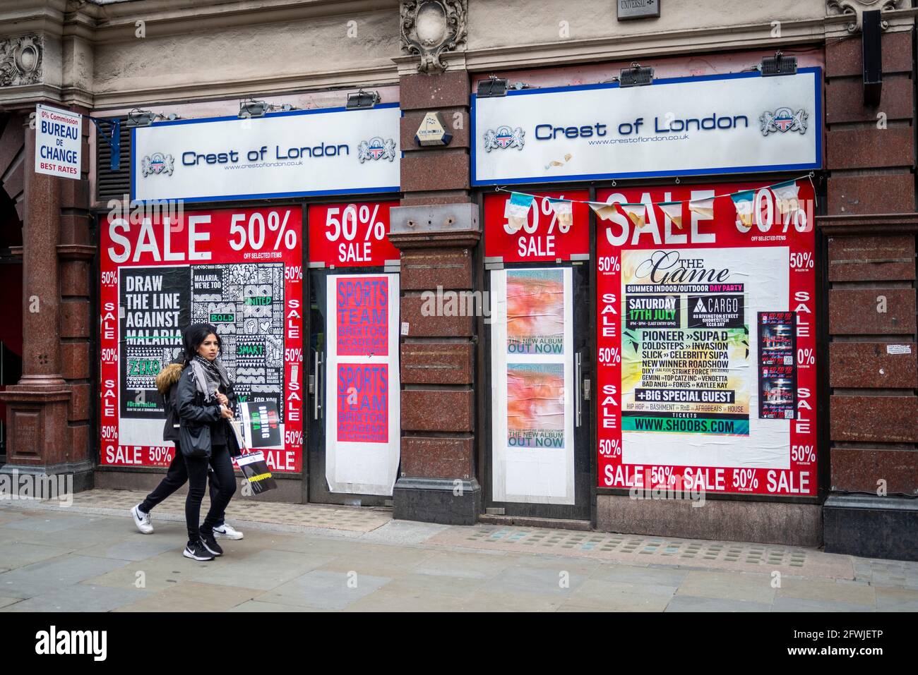 Closed London tourist souvenir shop during COVID 19 pandemic with half ...