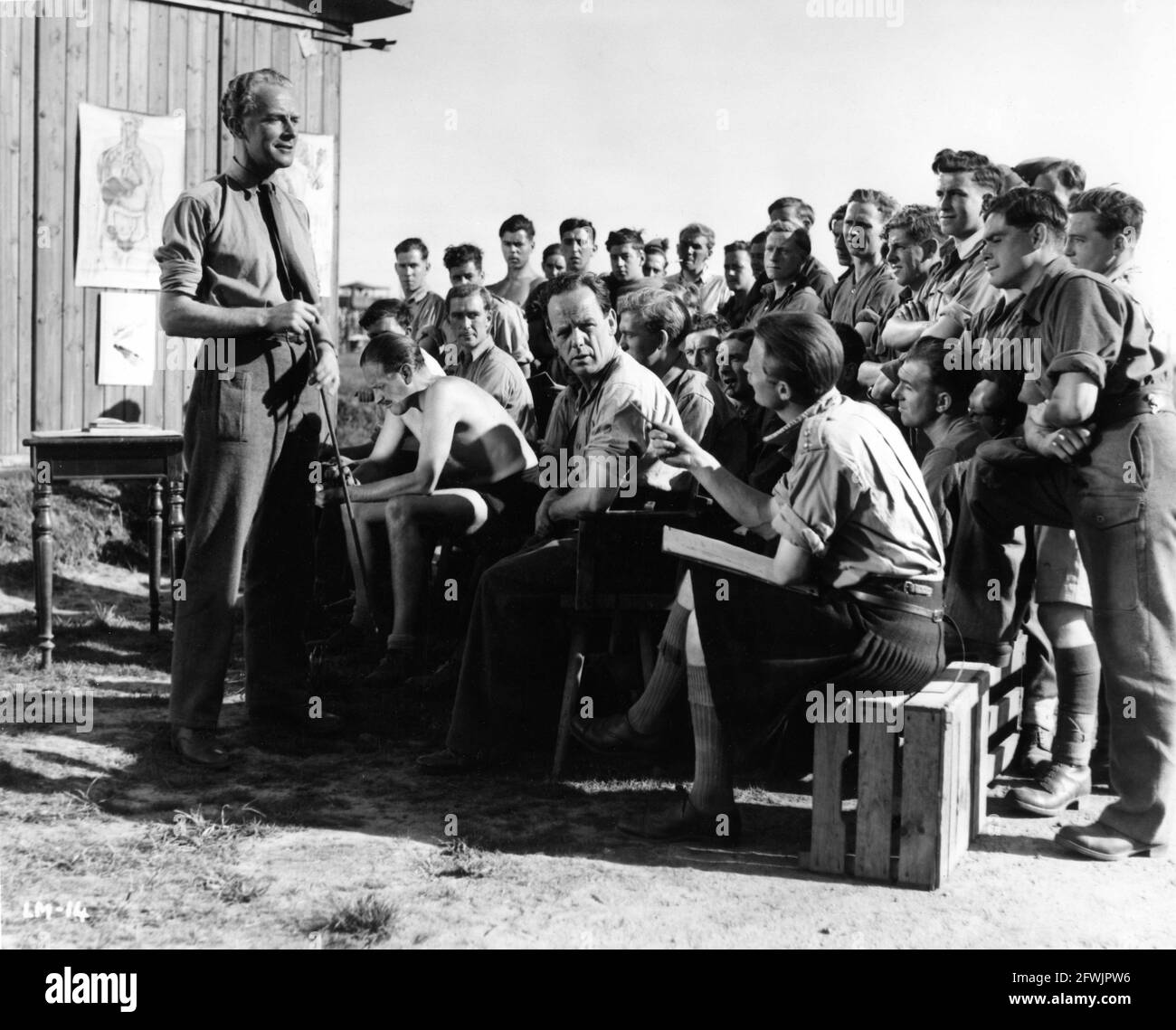 RALPH MICHAEL GUY MIDDLETON and MERVYN JOHNS in THE CAPTIVE HEART 1946 ...