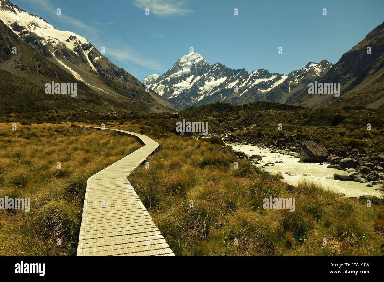 Boardwalk trek hi-res stock photography and images - Alamy