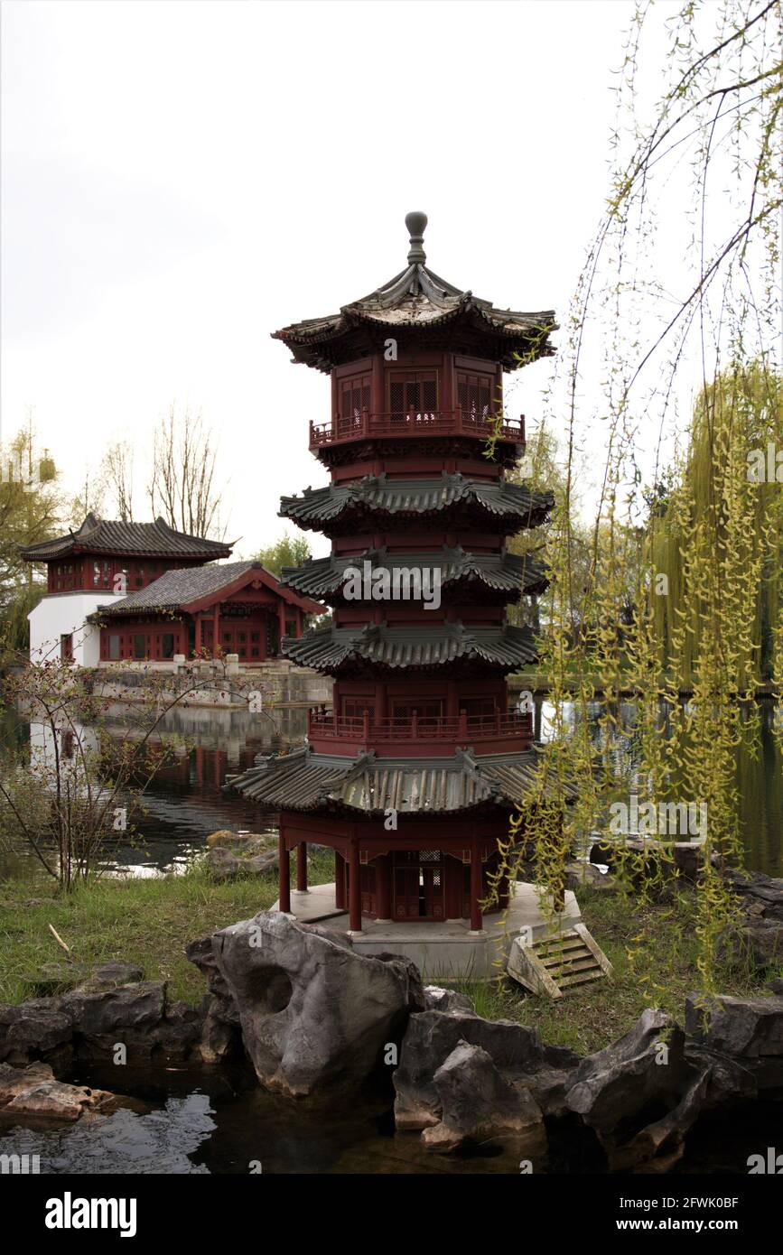 Traditional chinese architectures hi-res stock photography and images ...