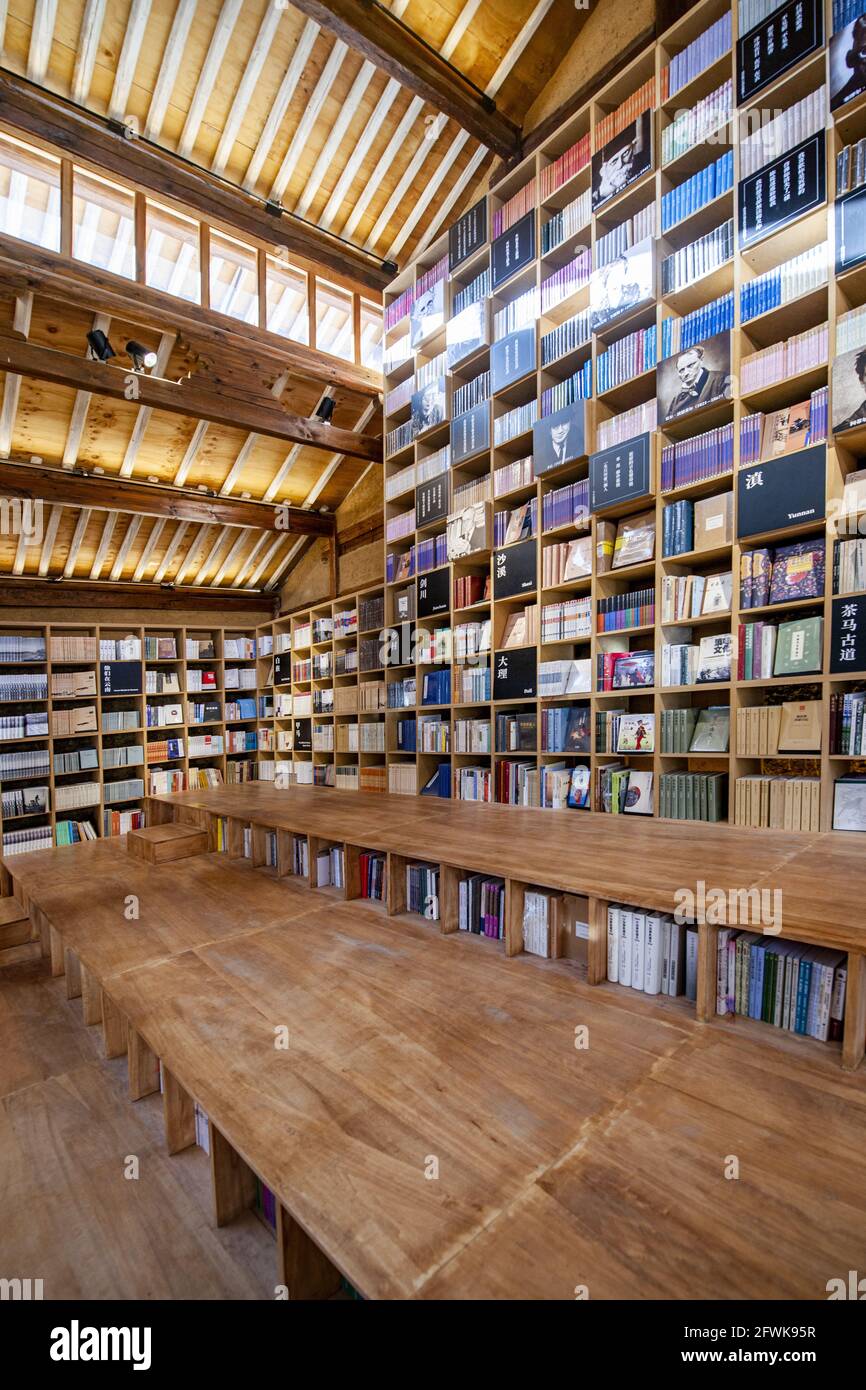 Autonomous shopping books hi-res stock photography and images - Alamy
