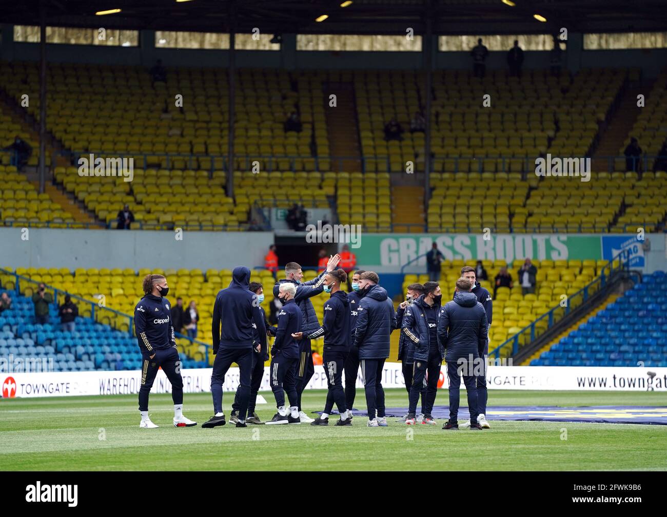 Leeds United players on the pitch before the Premier League match at ...