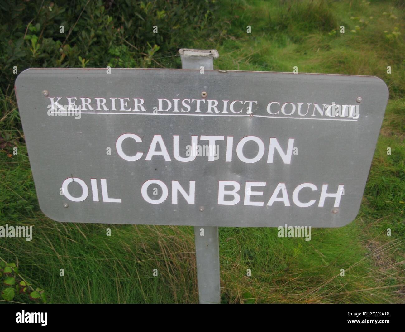 Kerrier district council caution oil on beach. Dean Quarry Lowland ...