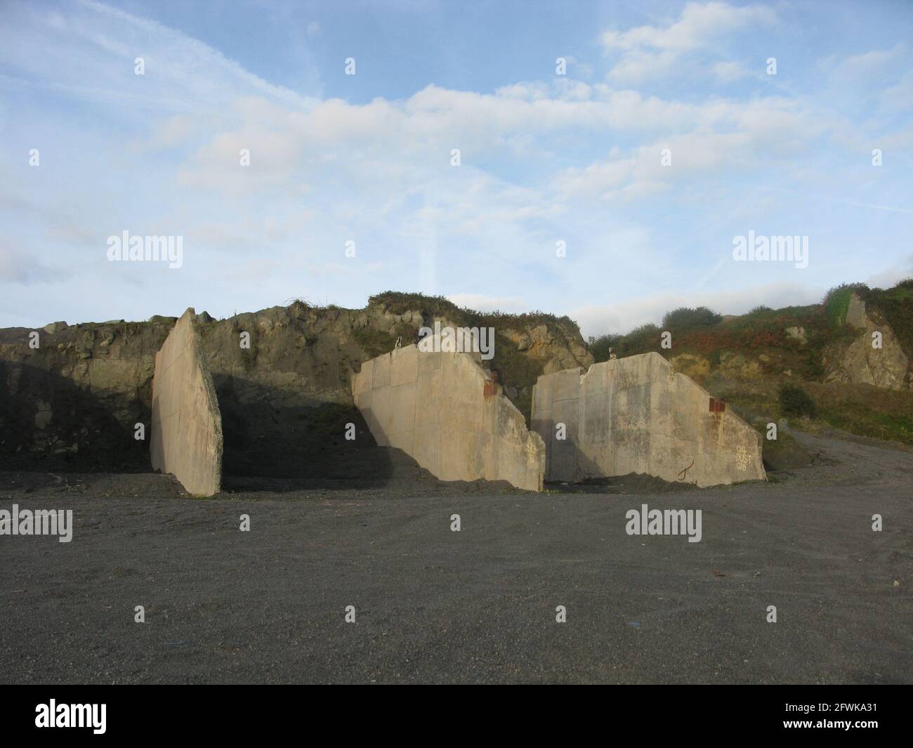 Dean Quarry Lowland point. South west coast path. Lizard peninsula ...