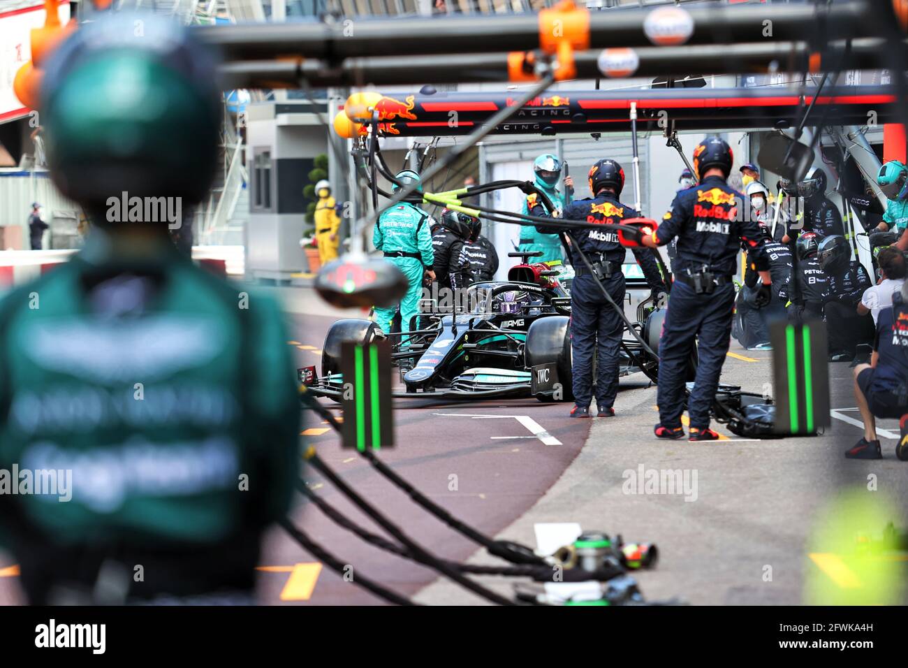 Lewis Hamilton (GBR) Mercedes AMG F1 W12 makes a pit stop. 23.05.2021 ...