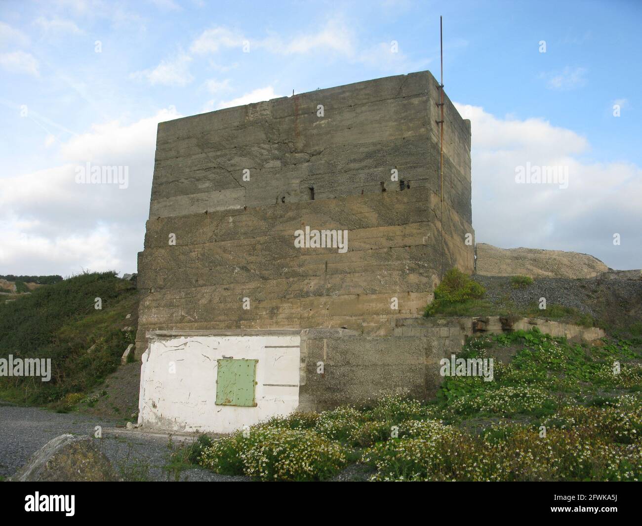 Dean Quarry Lowland point. South west coast path. Lizard peninsula ...