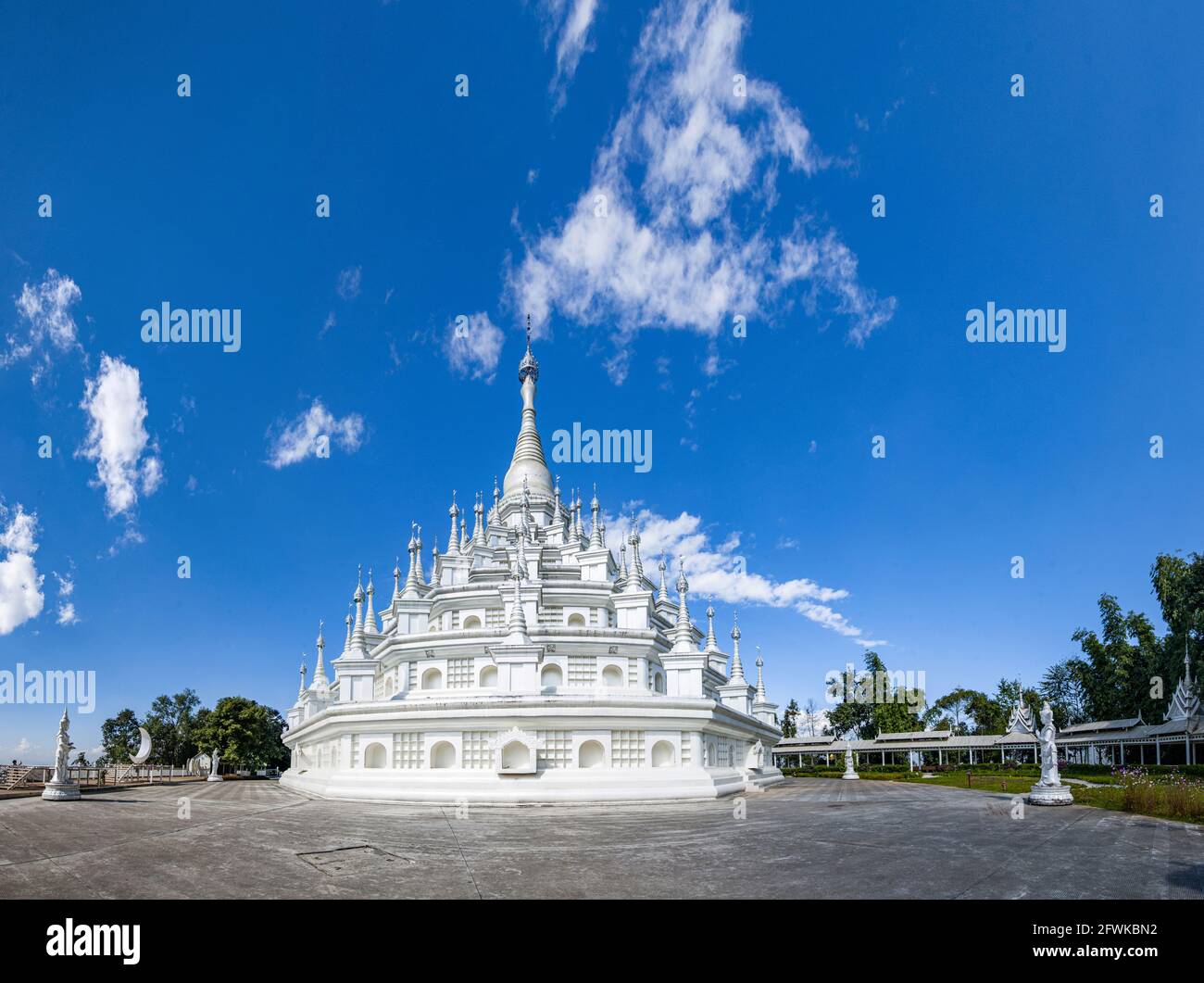 Dehong dai and jingpo autonomous prefecture, yunnan province, lum meng ...