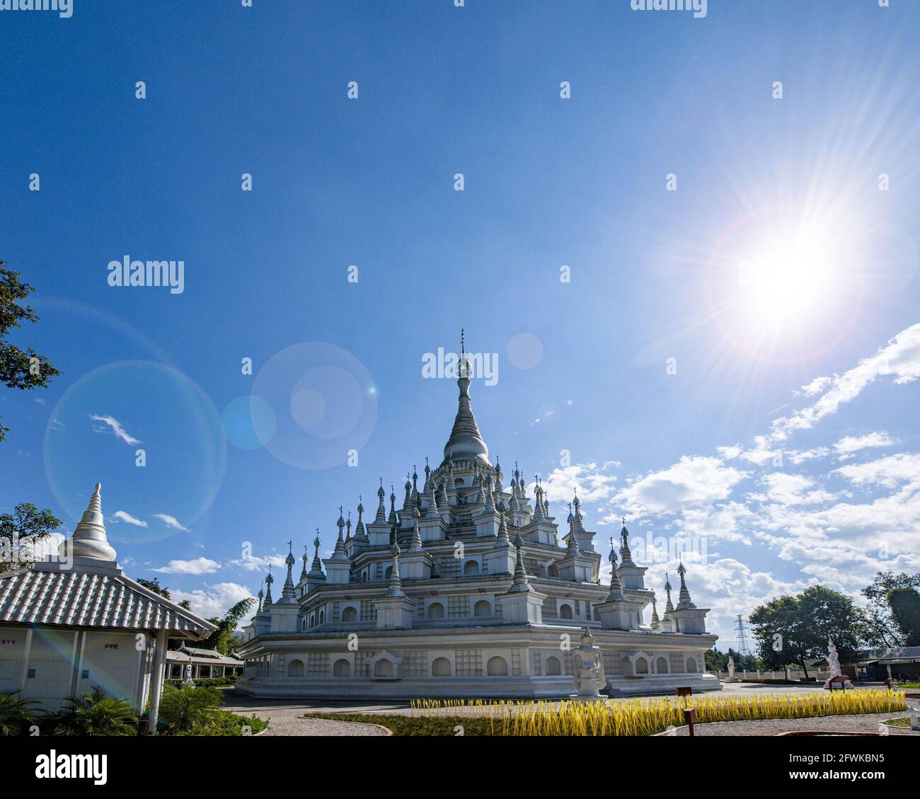 Dehong dai and jingpo autonomous prefecture, yunnan province, lum meng ...