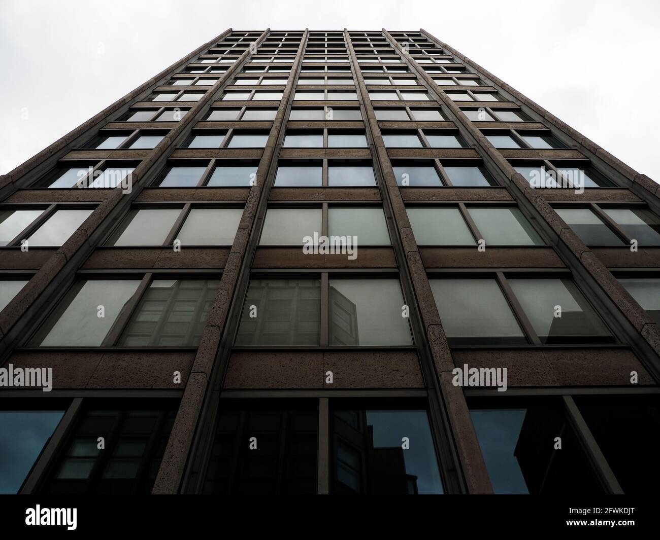 The economist building st james hi-res stock photography and images - Alamy