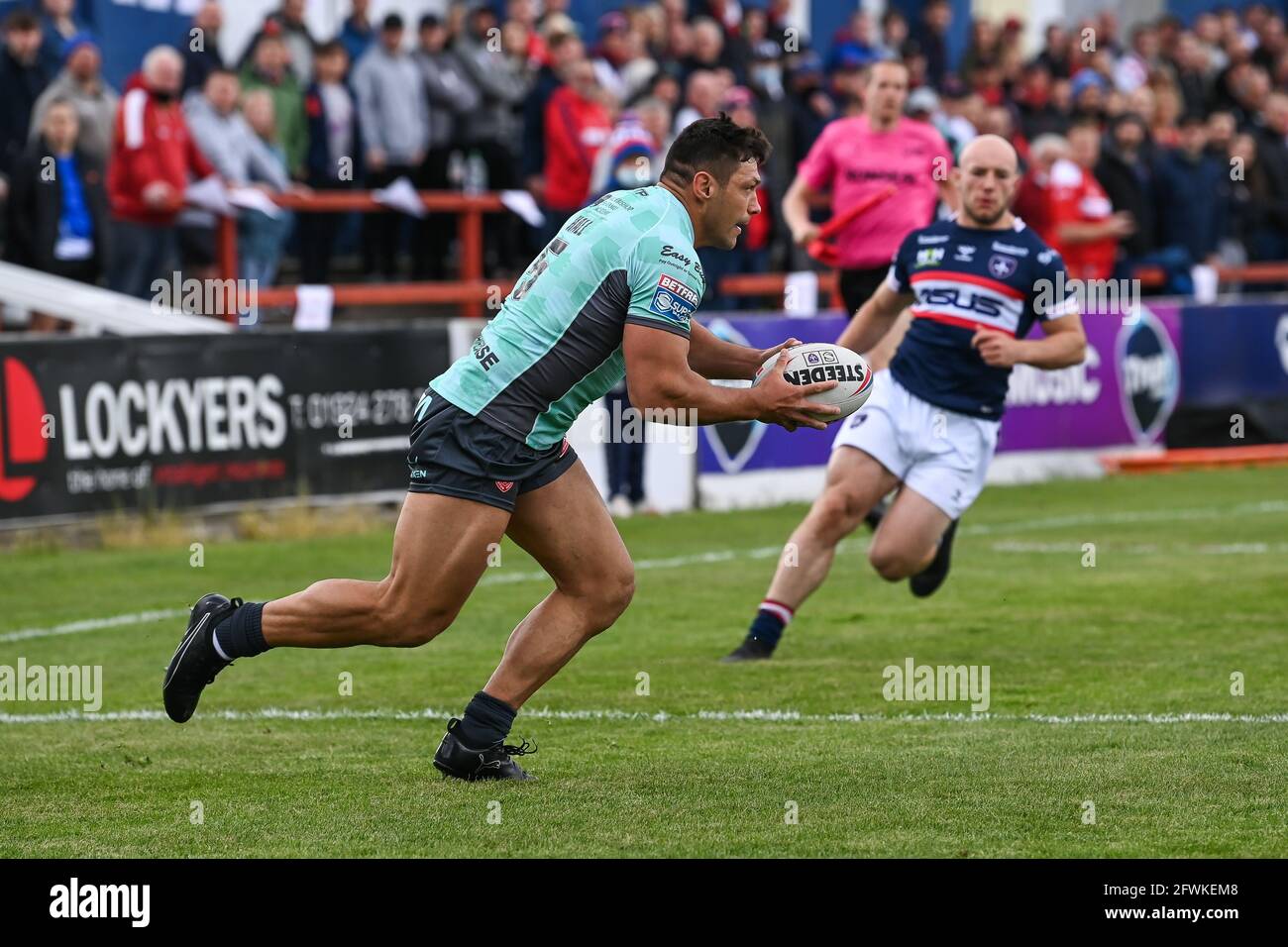 Ryan Hall (5) of Hull KR in action Stock Photo - Alamy