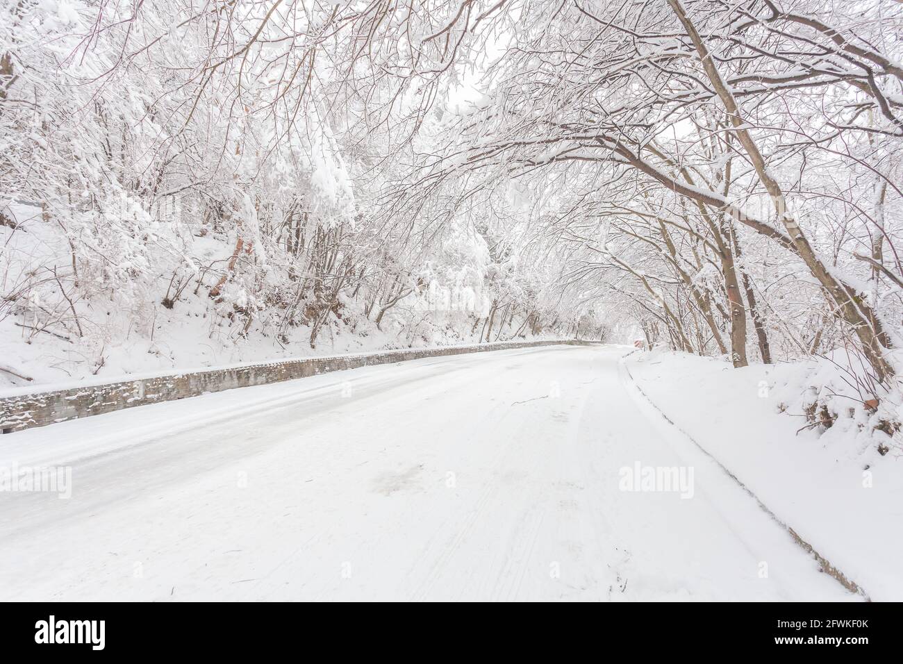 Qinling snow mountain hi-res stock photography and images - Alamy