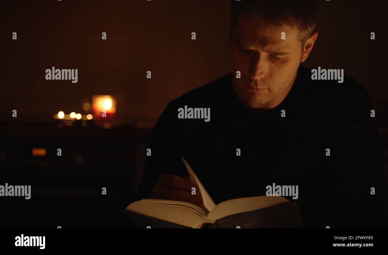 Working reading bible hi-res stock photography and images - Alamy