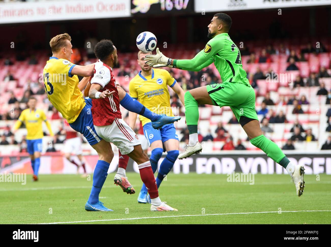 Robert sanchez save hi-res stock photography and images - Alamy