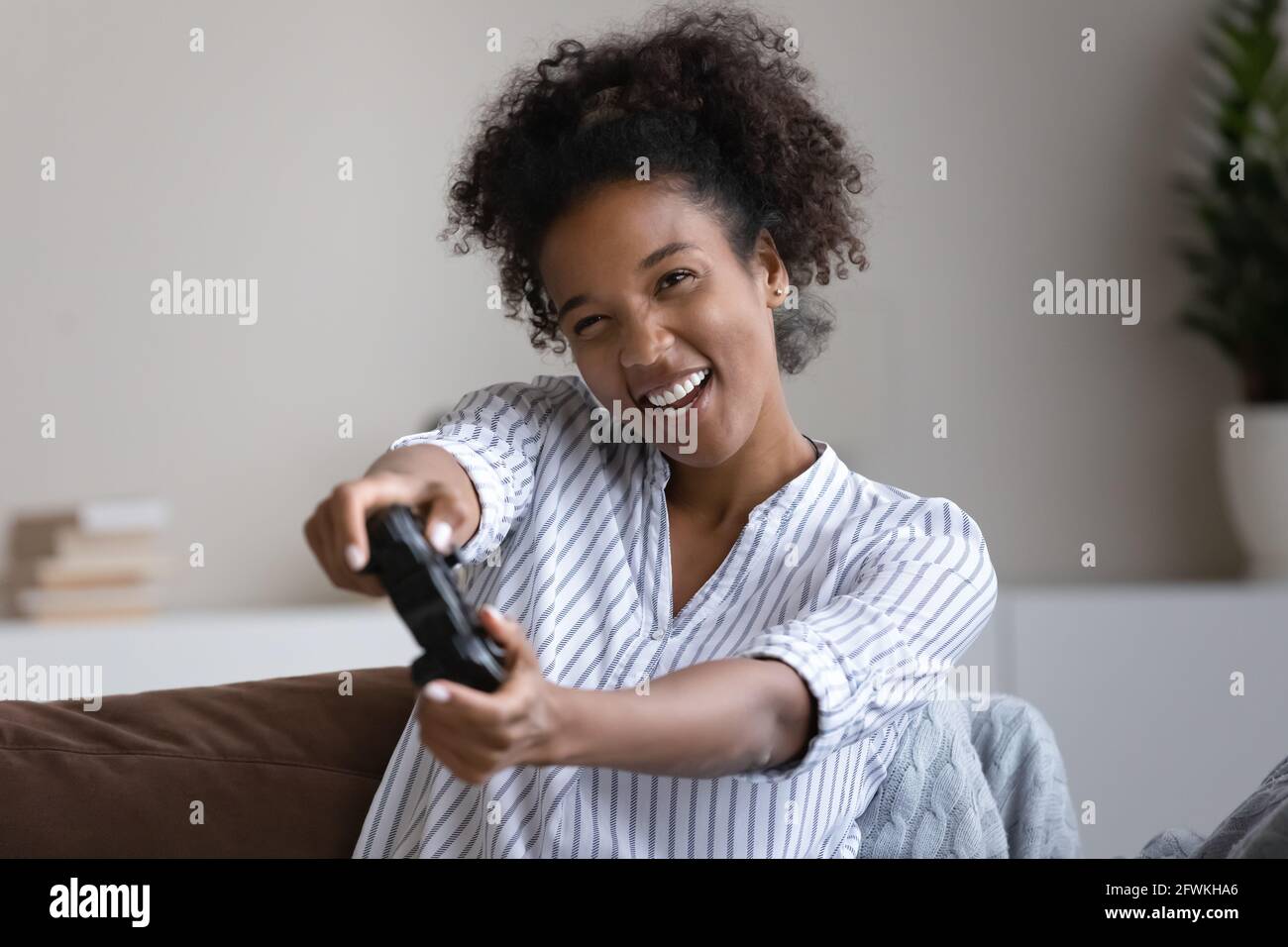African american gamer playing hi-res stock photography and images - Alamy