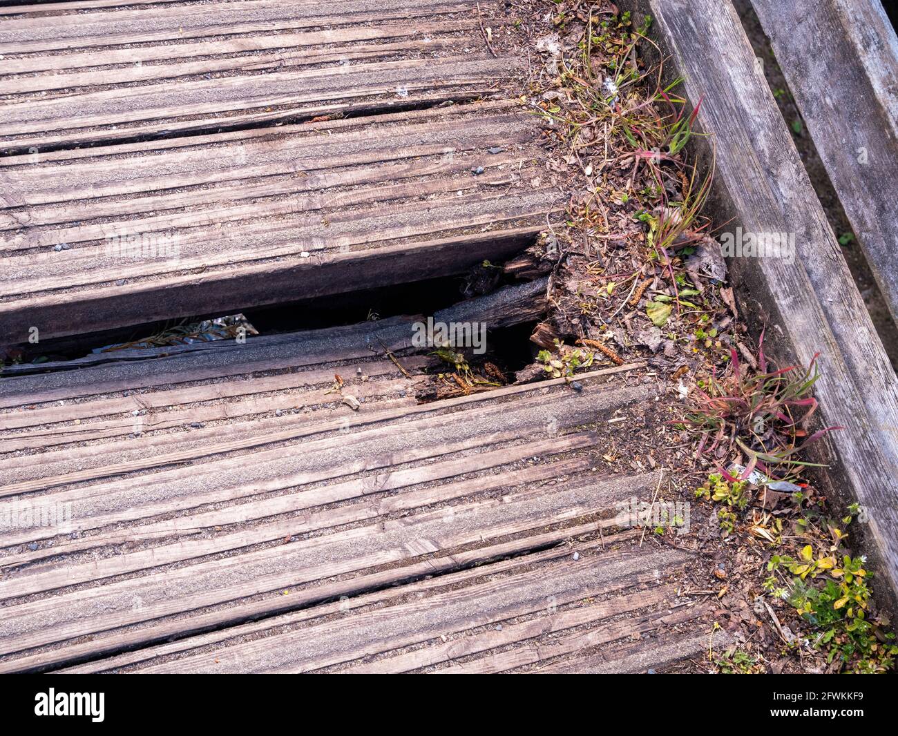 Rotten bridge hi-res stock photography and images - Alamy