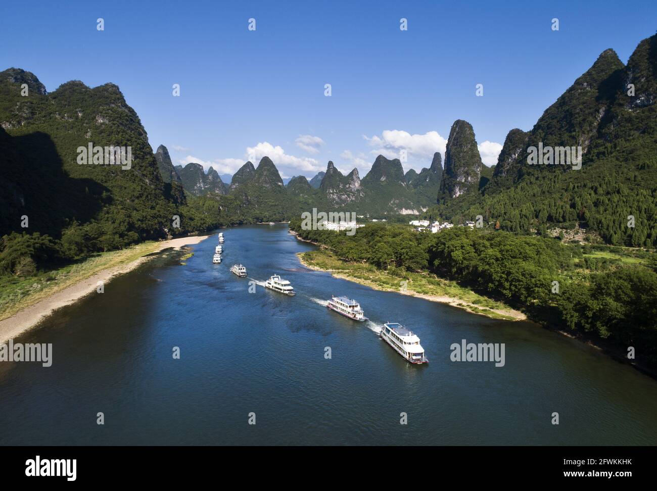The li river cruise Stock Photo - Alamy