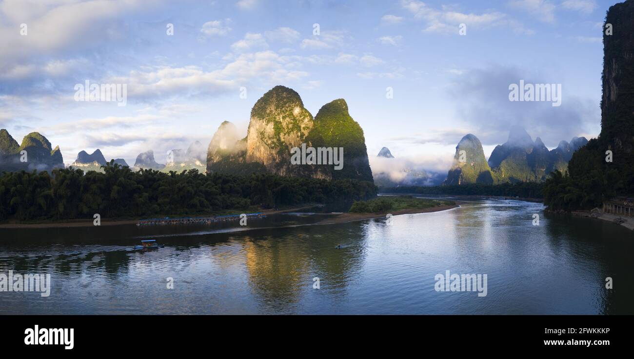 The cheerful ping scenery Stock Photo - Alamy