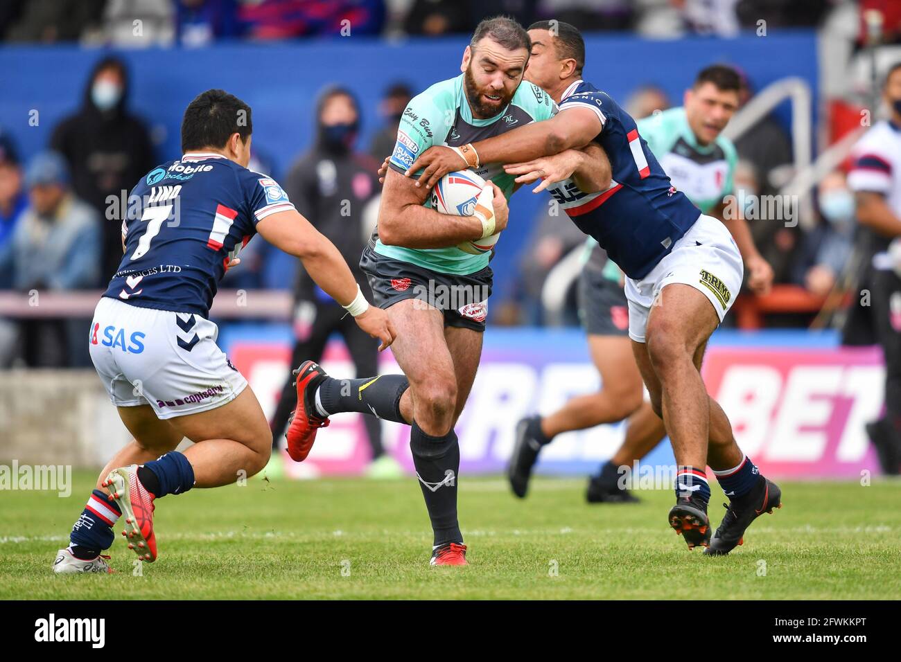 Kane Linnett (12) of Hull KR makes a break in, on 5/23/2021. (Photo by ...