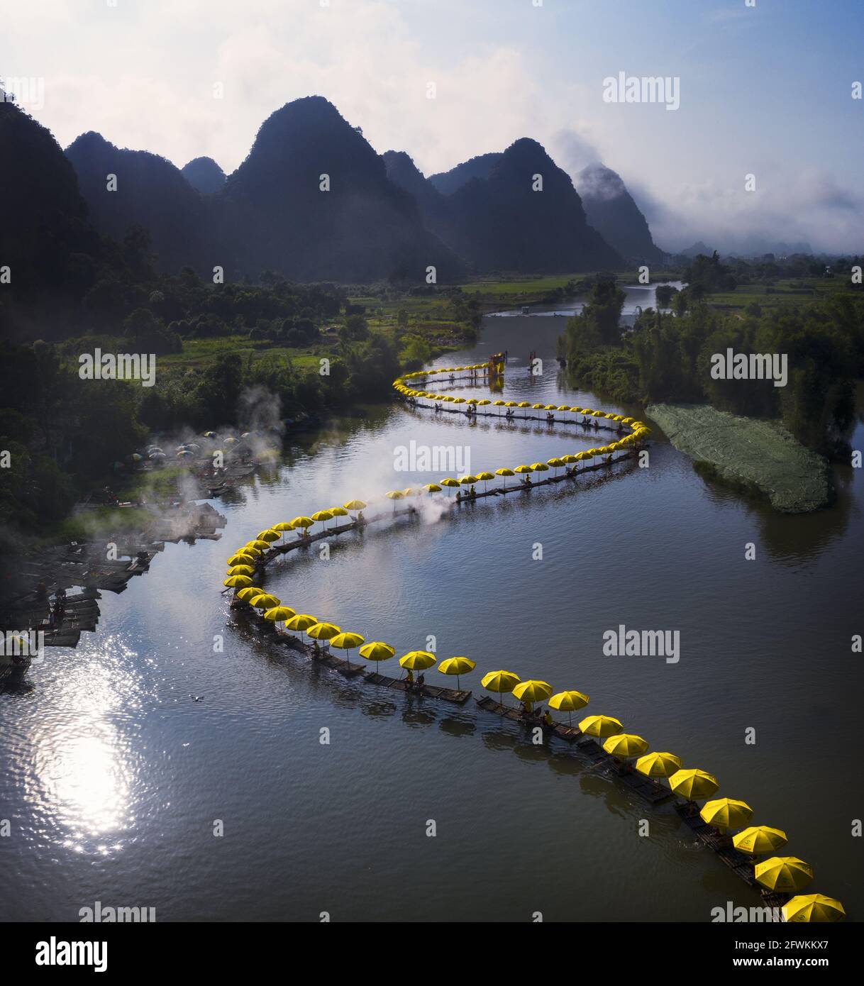 Yangshuo river rafting section Stock Photo - Alamy