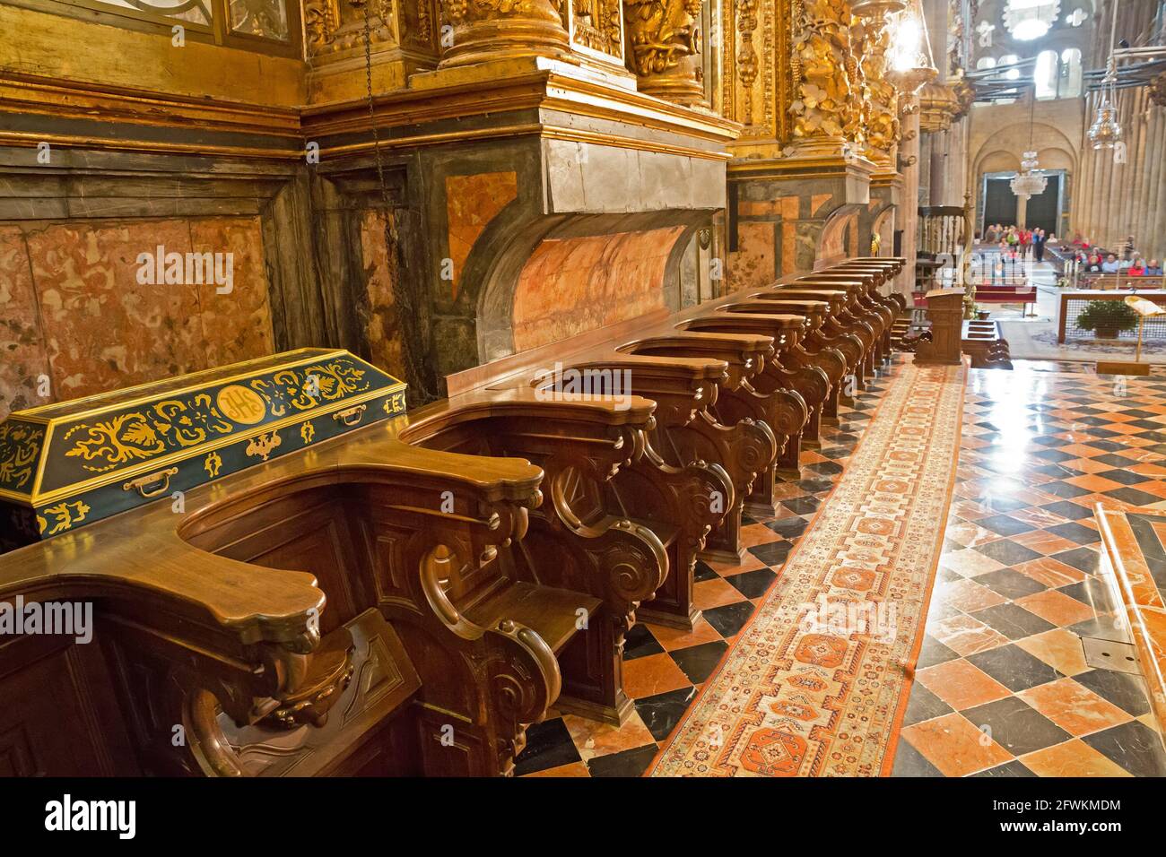 Choir bench hi-res stock photography and images - Alamy