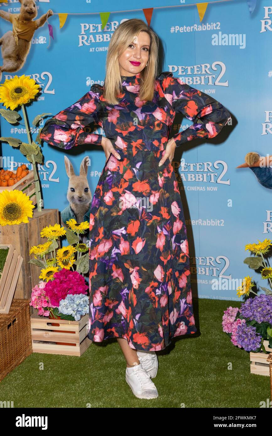 Peter rabbit 2 hi-res stock photography and images - Alamy