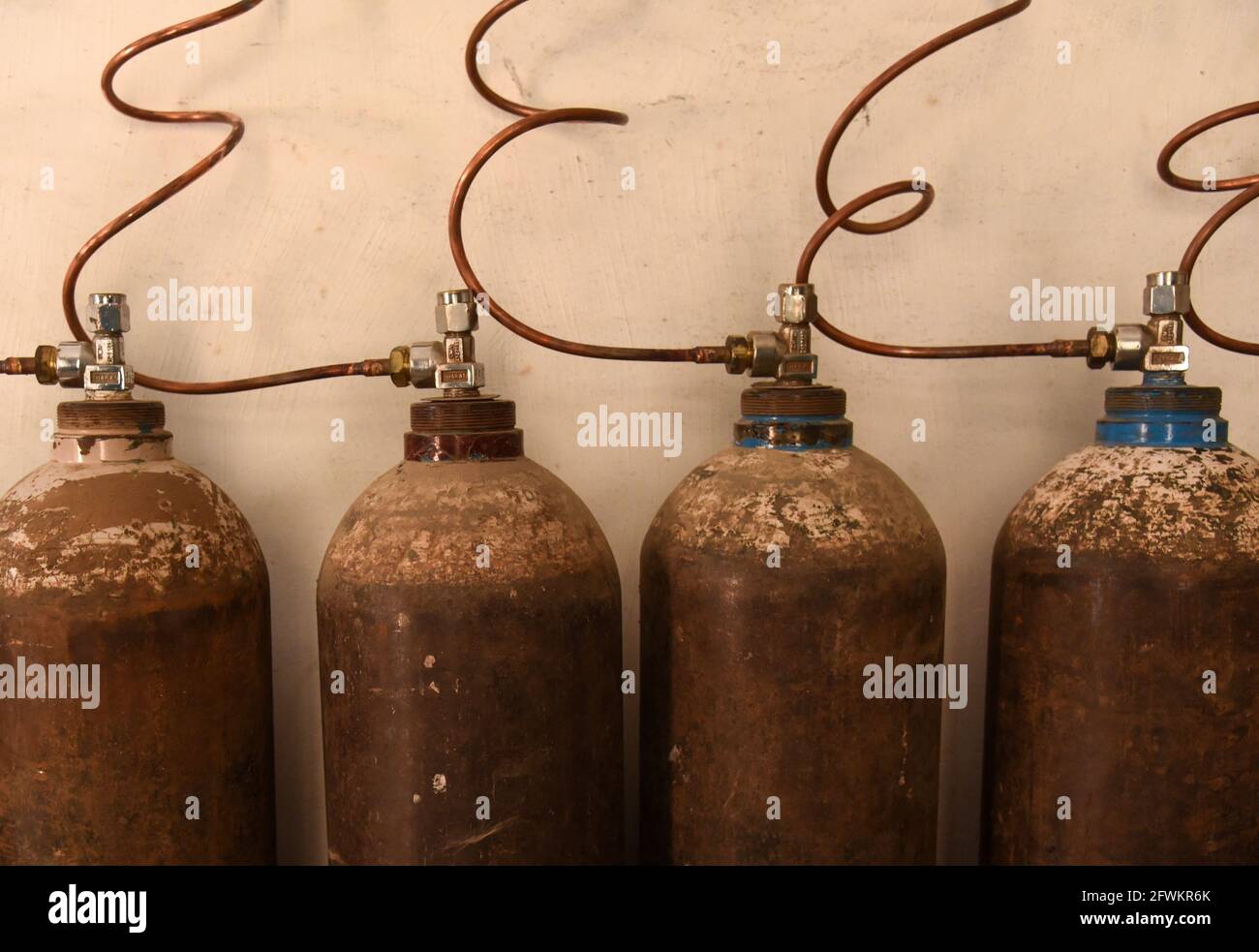 Oxygen filling station hi-res stock photography and images - Alamy