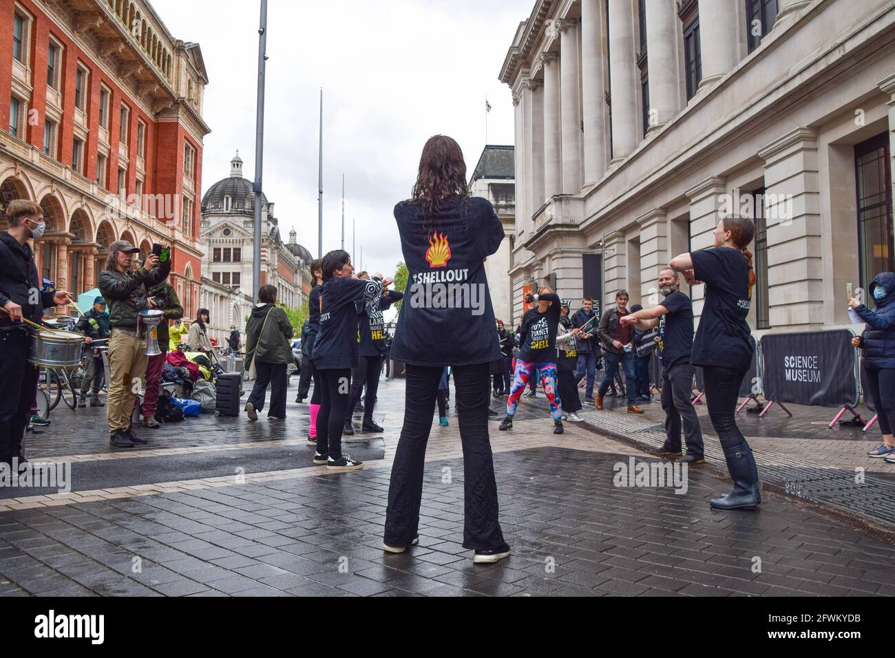 London, United Kingdom. 23rd May 2021. Extinction Rebellion protesters ...