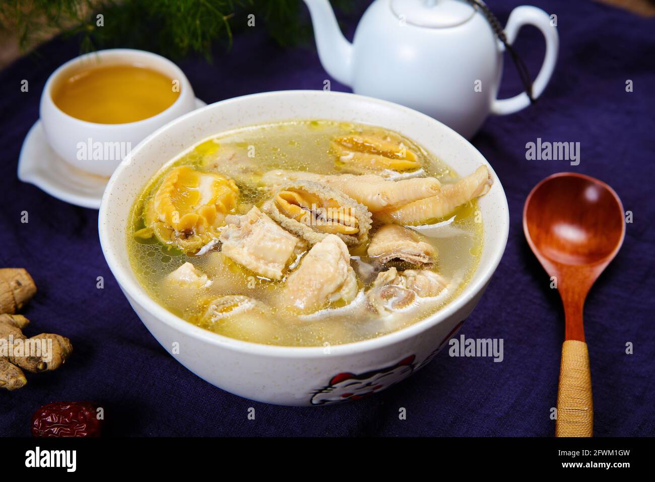 Abalone in clay pot chicken Stock Photo - Alamy