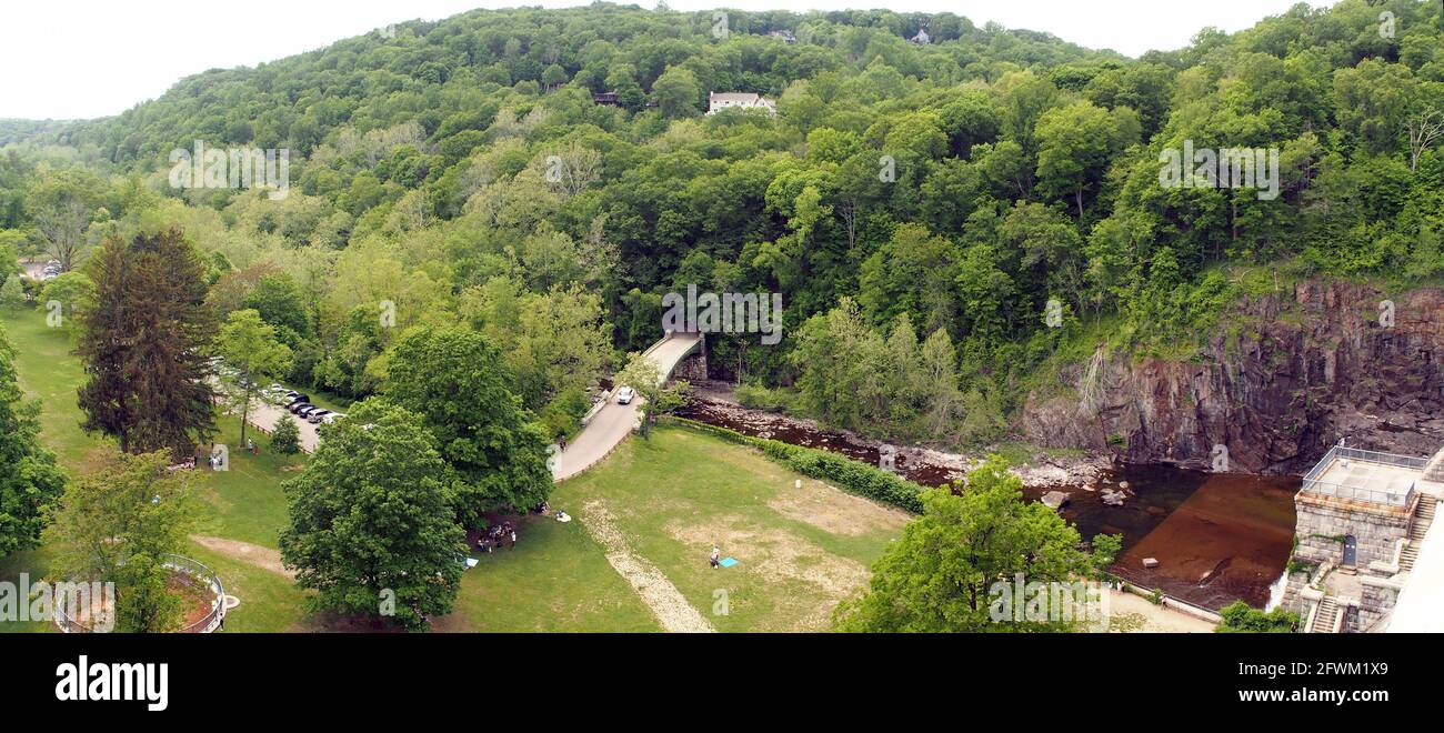 Panoramic view of the Croton River valley from the New Croton Dam ...