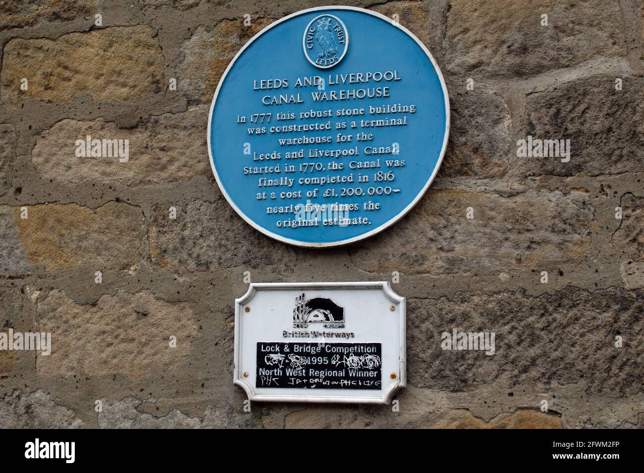 Blue plaque in leeds hi-res stock photography and images - Alamy